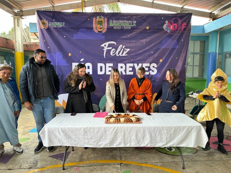 ENTREGA JUGUETES, PRESIDENTE MUNICIPAL DE BANDERILLA, EN 26 CENTROS ...